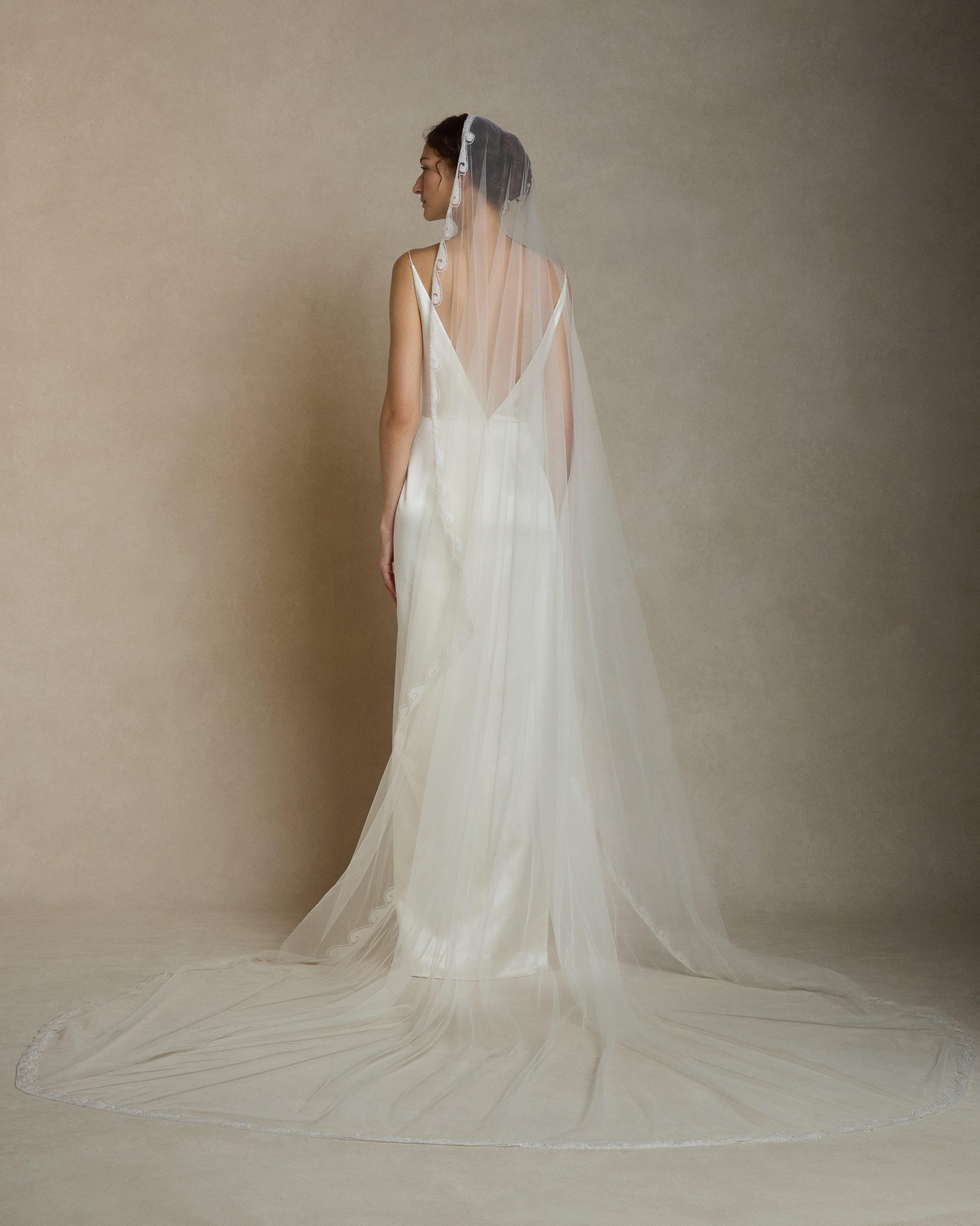 Beaded Wave Mantilla Veil - Cathedral – Danielle Frankel